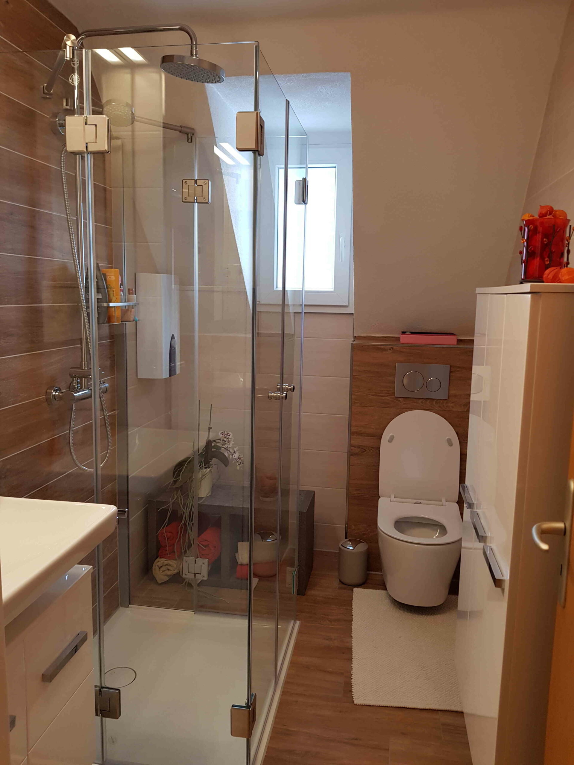 Mini Bad mit Dusche: So gelingt der kleine Luxus-Bereich