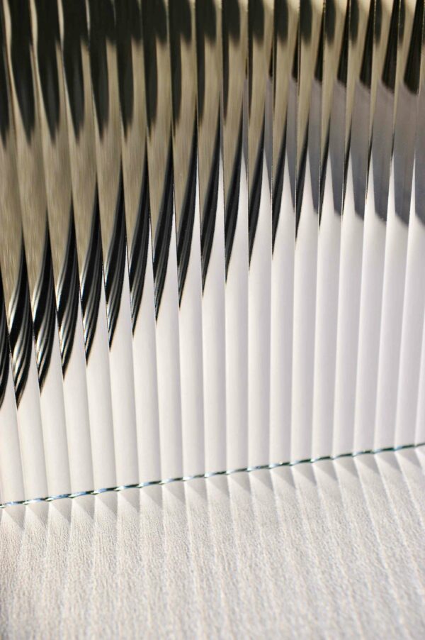 Geriffeltes Glas: Wo die Glas-Art sinnvoll ist & was sie kostet